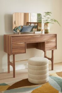 The Perfect Furnishing for Your Dressing Table Setup - REDBOTH