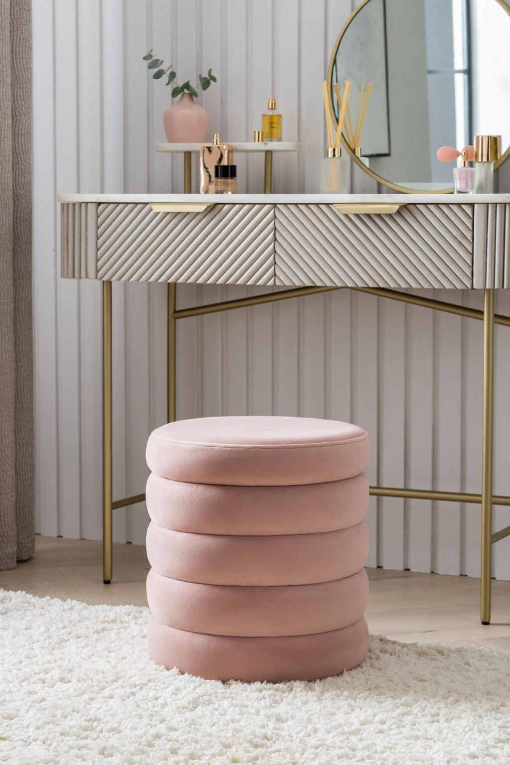 The Elegant Seat for Your Vanity: Exploring Dressing Table Chairs - REDBOTH